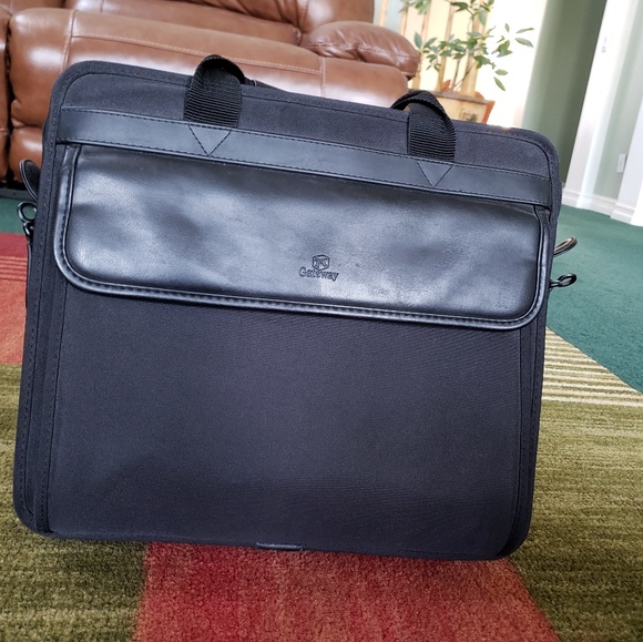 Bags | Gateway Laptop Carry Case Wout Strap | Poshmark